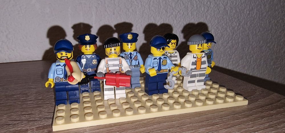 Lego City Figuren Polizei Verbrecher (Gebraucht) in Aarburg für CHF 15 ...