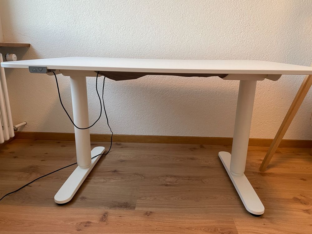 Ikea BEKANT Gest. f Tisch sitz/steh el., weiß, 120x80 cm (Gebraucht) in ...