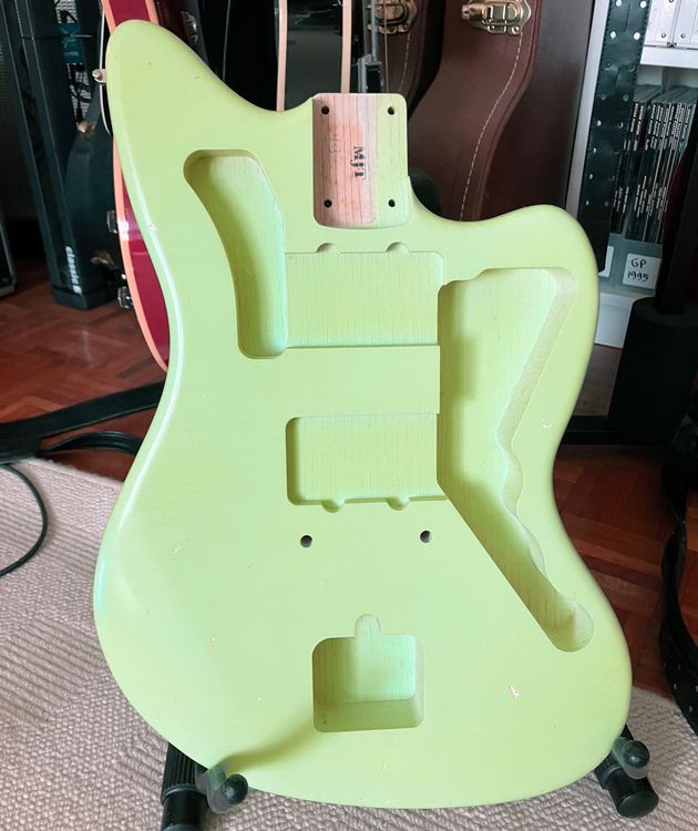 Replacement Body Aged Nitro Finish for Fender Jazzmaster | Kaufen auf ...
