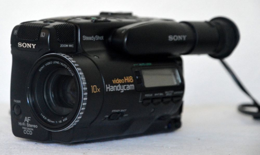 Camcorder Video Hi8 Sony CCD-TR808e caméscope (Defekt) in Collonges für ...