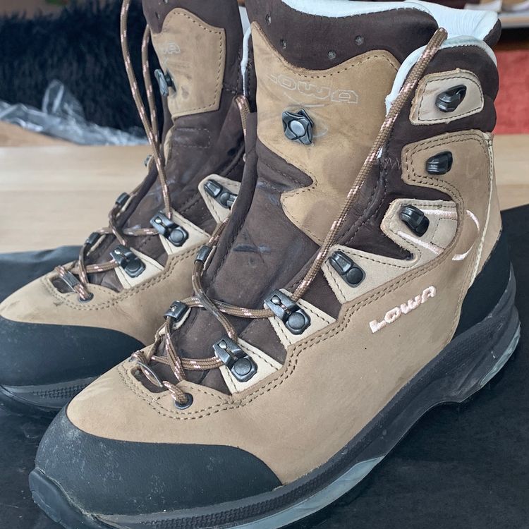 Lowa Wanderschuh 37.5 praktisch neu (Gebraucht) in Meilen für CHF 80 – mit Lieferung auf Ricardo ...