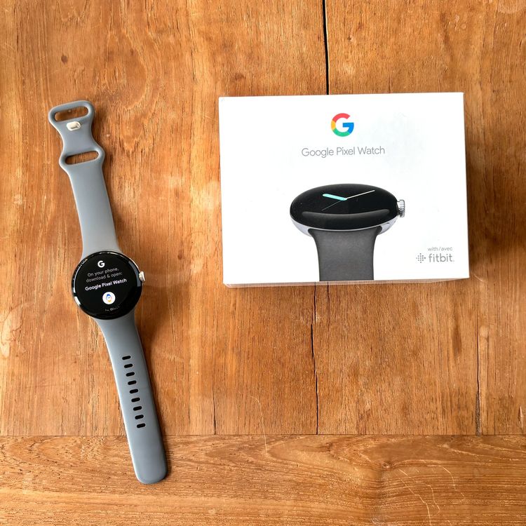 Google Pixel Watch (Silver, 41mm) mit diversen Bändern | Kaufen auf Ricardo