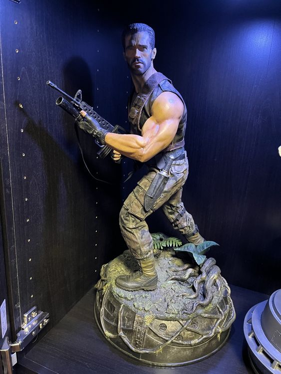 Predator Dutch / Schwarzenegger Figur, Sideshow (Gebraucht) in Reinach ...