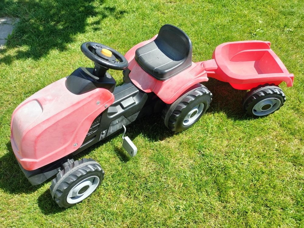 Roter Traktor mit Anhänger | Kaufen auf Ricardo