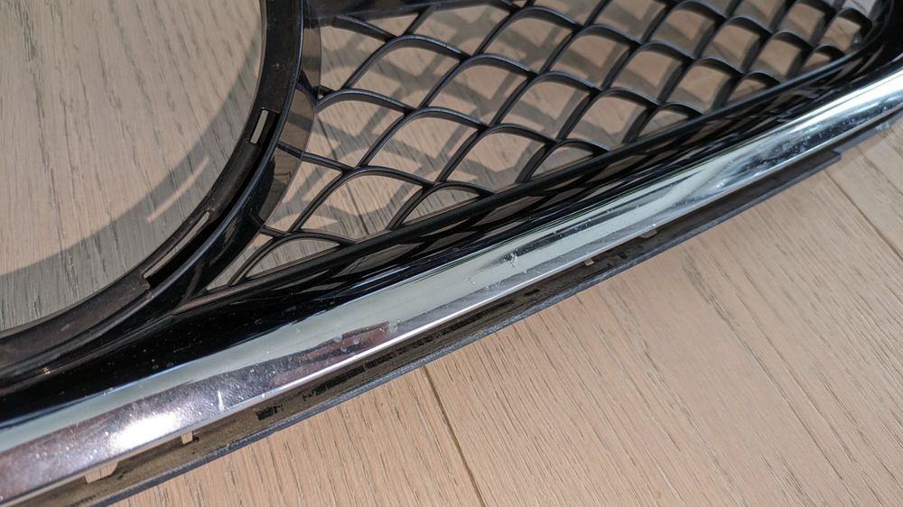 Mercedes W204 C63 Kühlerverkleidung | Kaufen auf Ricardo