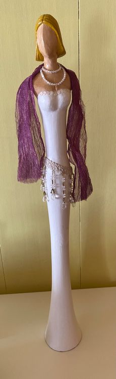 Holzfigur elegante Lady Art Deco Stil 61cm lang (Gebraucht) in Grabs für CHF 23 – mit Lieferung ...