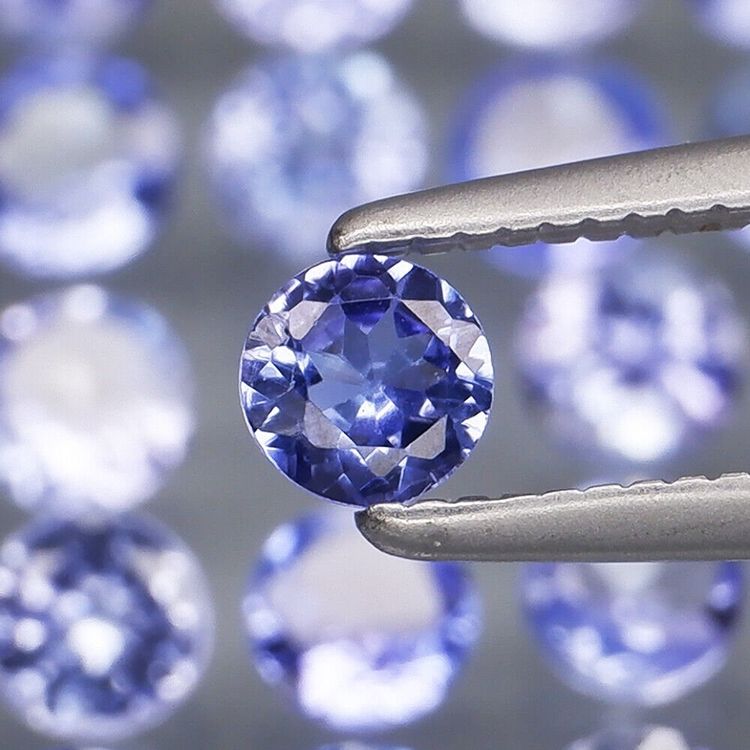 Vrai Lot. von 0.68ct Natur Tansaniten 4 Stk. Edelsteine (Neu und originalverpackt) in Arlesheim ...