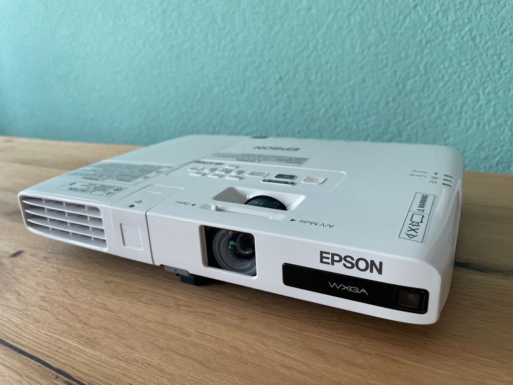 EPSON Beamer EB-1776W, WXGA, 3000 lm | Kaufen auf Ricardo