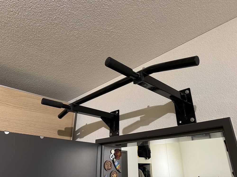 Klimmzugstange (Gebraucht) in Küssnacht am Rigi für CHF 40 – mit ...