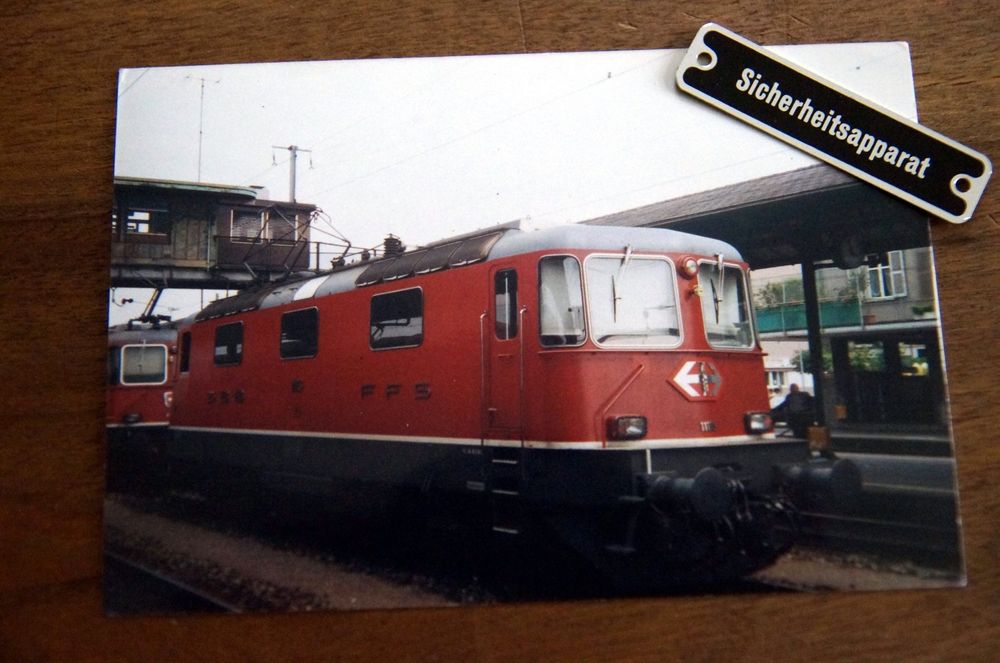 SBB Re 4/4 II Nr. 11113 mit SBB Logo (Gebraucht) in Schönenwerd für CHF 4 – mit Lieferung auf ...