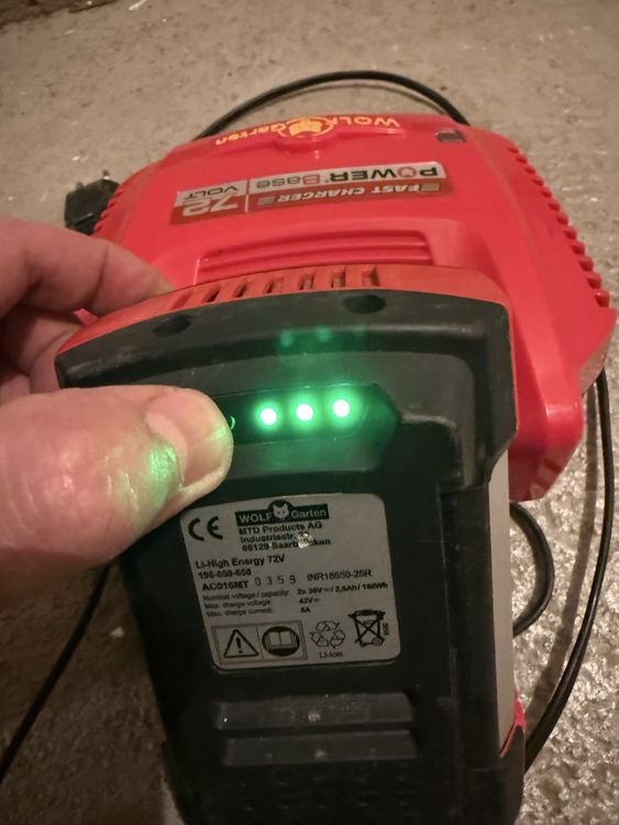 Wolf-Garten 72V Schnellladegerät inklusive 72V Li-Hi Akku (Gebraucht ...