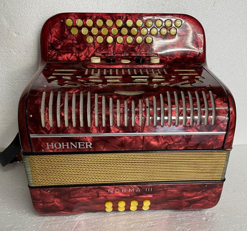 HOHNER Norma 3 (Gebraucht) in Oberrieden für CHF 90 – mit Lieferung auf ...