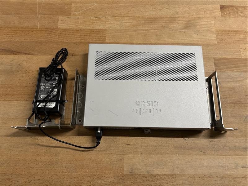 Cisco Fiber Router ISR 1100 Series (Gebraucht) in Zürich für CHF 100 ...