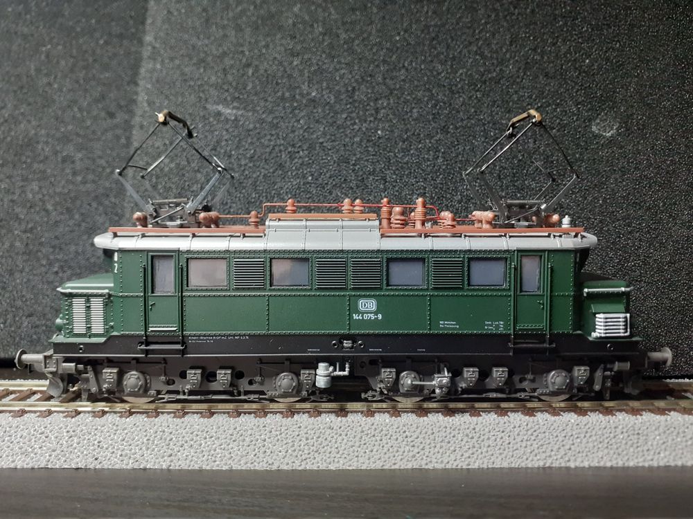 Roco 4131 DB E144 H0 DC Analog (Gebraucht) in Arbon für CHF 29.9 – mit Lieferung auf Ricardo kaufen