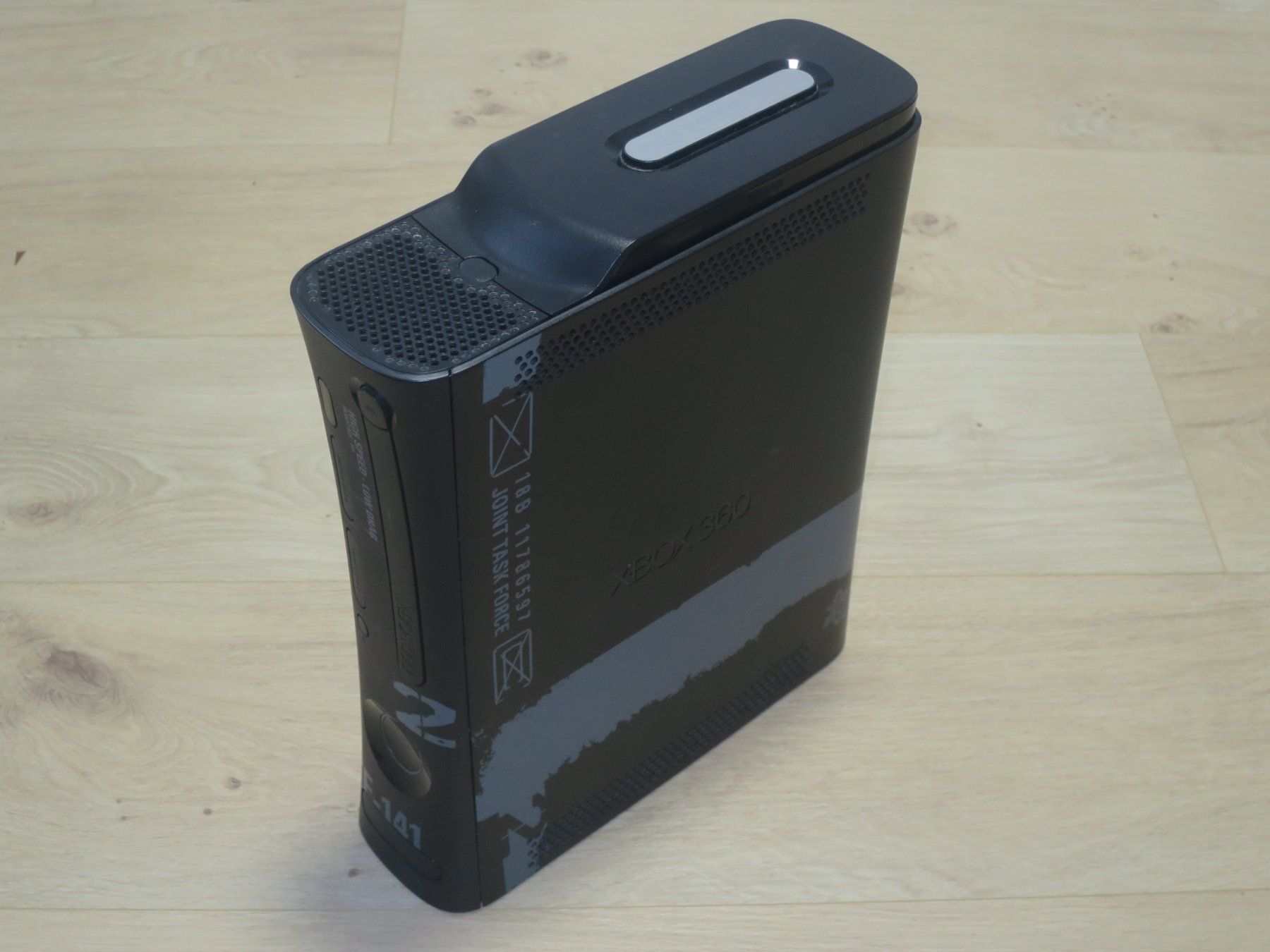 Microsoft XBoX 360 Spielekonsole mit 2 Kontroller und Kinect (Gebraucht ...