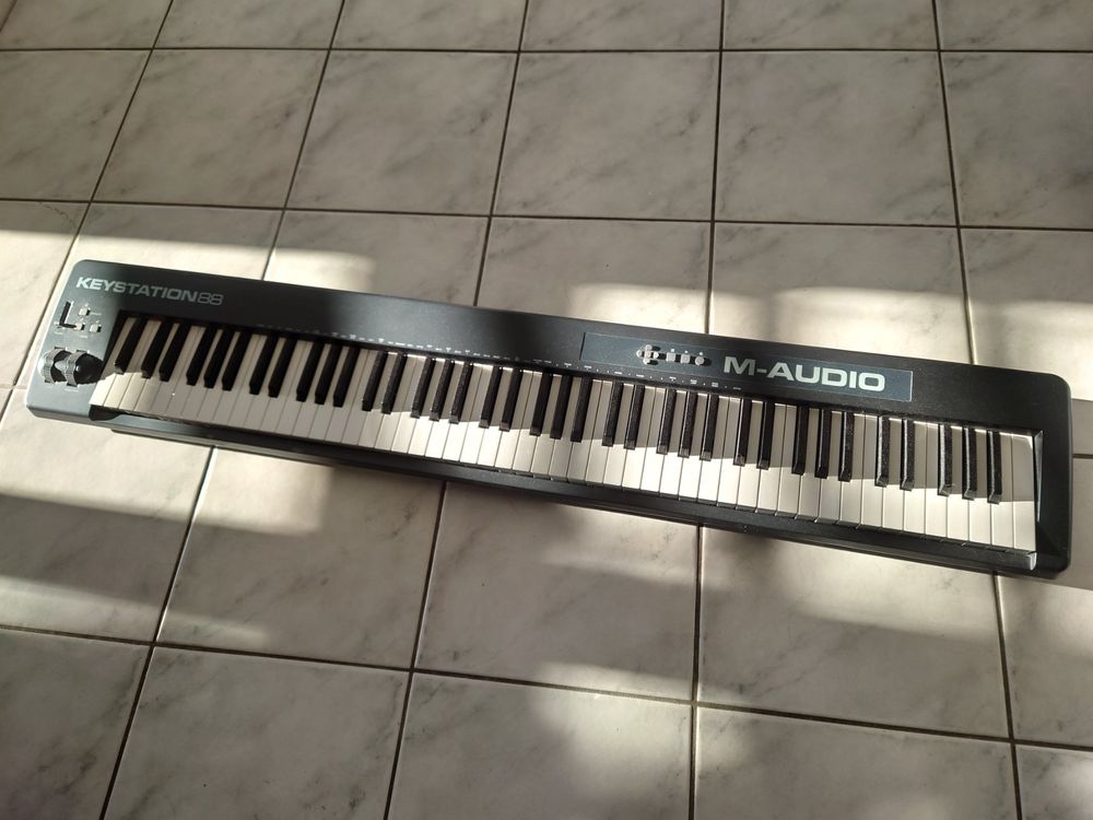 M-AUDIO KEYSTATION 88 MIDI clavier (D'occasion) à Chavannes-Renens pour ...