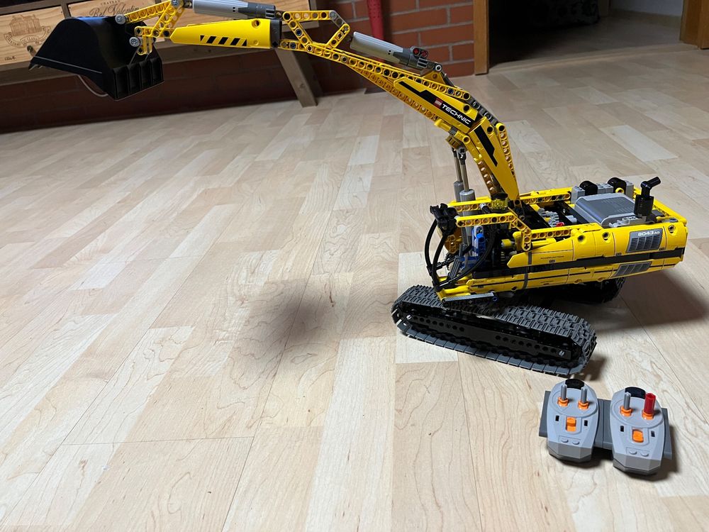 LEGO Technic 8043 - motorisierter Raupenbagger | Kaufen auf Ricardo