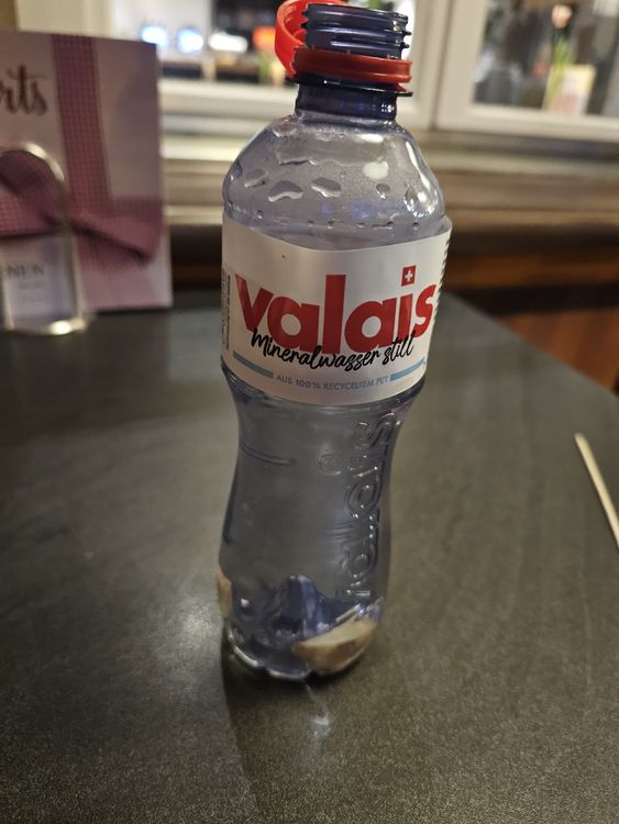 Valais Mineralwasser Still, Leere Flasche,Recycelt,Top! (Neu und ...