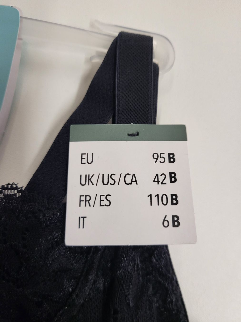2 Schwarze Dorina Spitzen-BH, Gr. 95B - Neu mit Etikett 12.- (Neu und ...