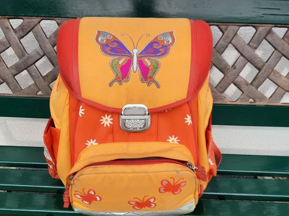 Herziger Schulranzen mit Schmetterling | Kaufen auf Ricardo