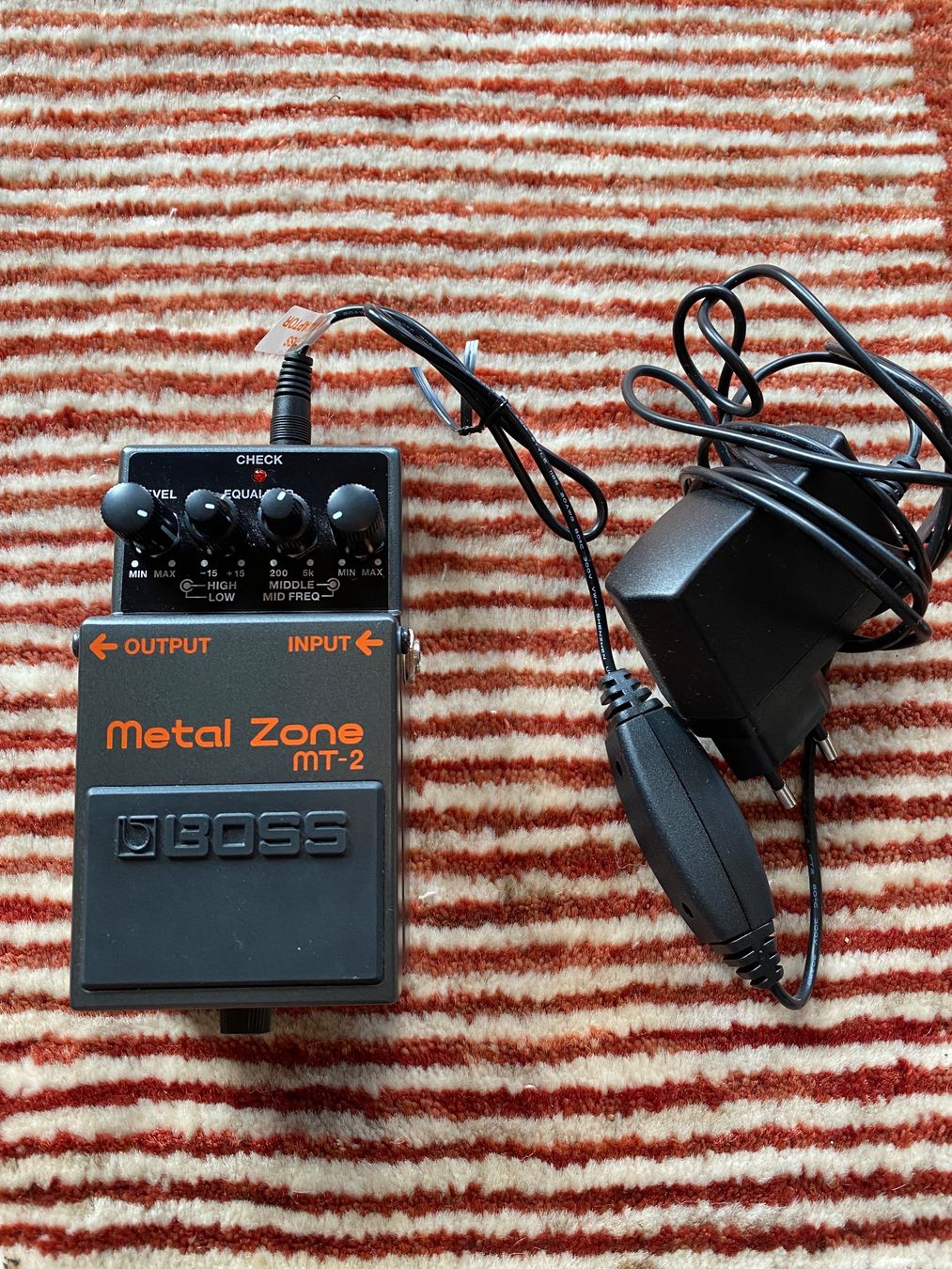 Boss-MT-2 + Adapter(!), 3 Mte alt, inkl. Garantie/Orig.Verp. (Neu ...