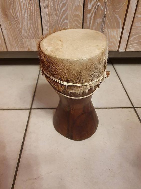 Tam tam en bois avec véritable peau (D'occasion) à La Chaux-de-Fonds ...
