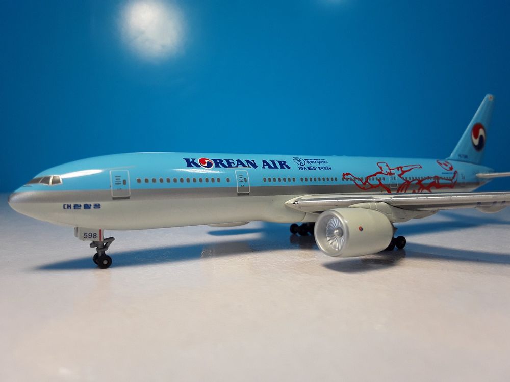Korean Air __ Boeing B777-2B5 __ FIFA Wold Cup 2002 _ 1:400 (Gebraucht ...