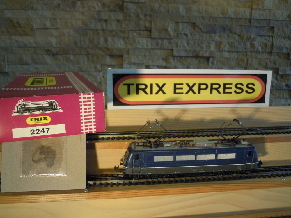 TRIX EXPRESS E-Lok E 410 im OvP und 7 Personenwagen blau (Gebraucht) in ...