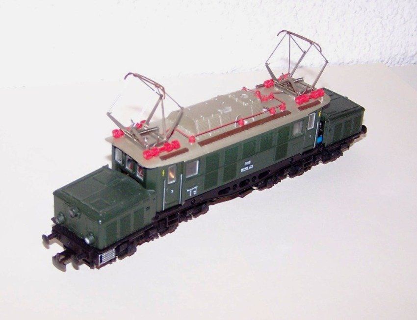 Kleinbahn H0: ÖBB 1020 Krokodil, Guss, mit 2 Motoren DC (Gebraucht) in ...
