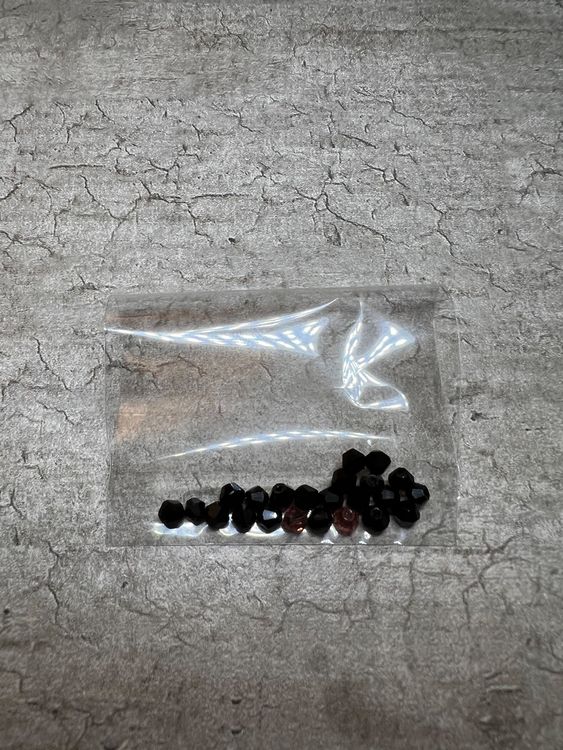 Glasperlen zum Basteln / 4 mm / Farbe Schwarz (neu) (Neu und originalverpackt) in Menziken für ...