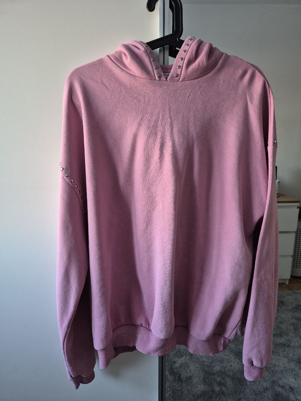 Bershka Hoodie, Gr. M, Rosa mit Nieten - Top Zustand! 🩷🌸 (Gebraucht) in ...