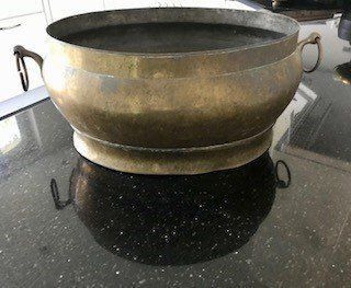 Grosser antiker Cache-Pot aus Messing (Gebraucht) in Luzern für CHF 20 – nur Abholung auf ...