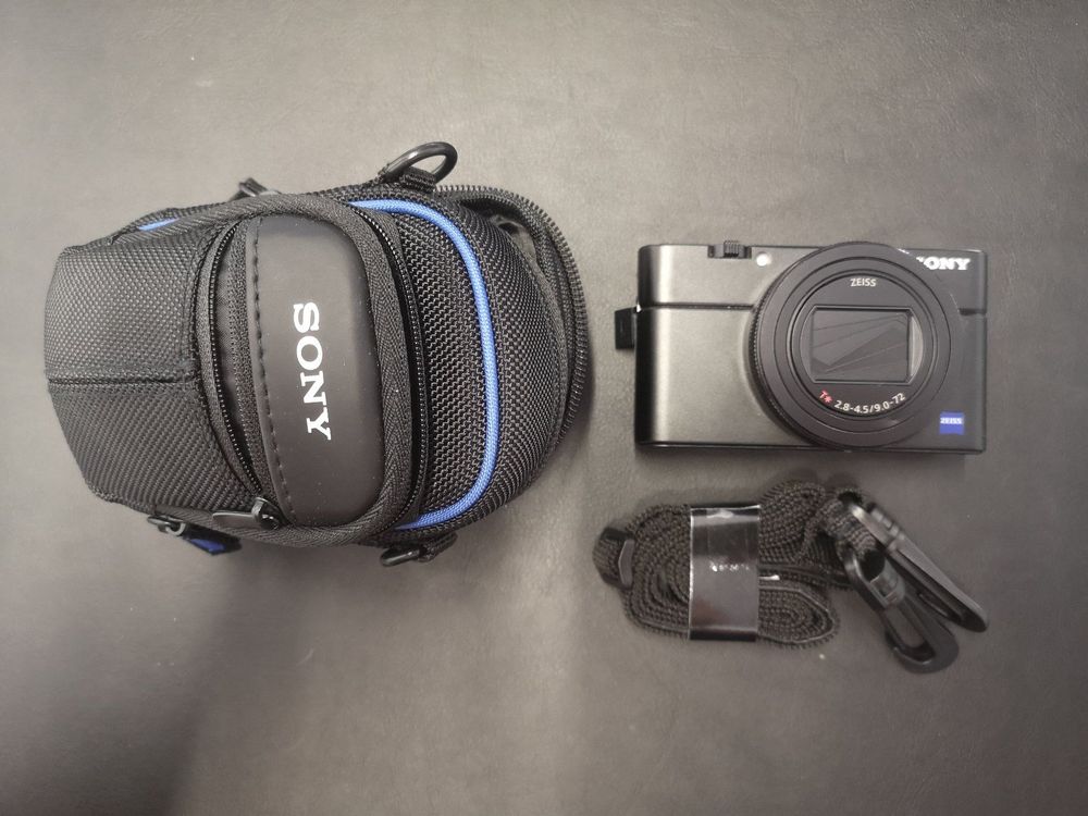 Sony RX100 VII mit Tasche, 4 Akkus und Ladegerät (Gebraucht) in ...
