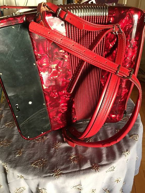 Magnifique accordéon Stocco (Gebraucht) in Lausanne für CHF 2300 – nur ...