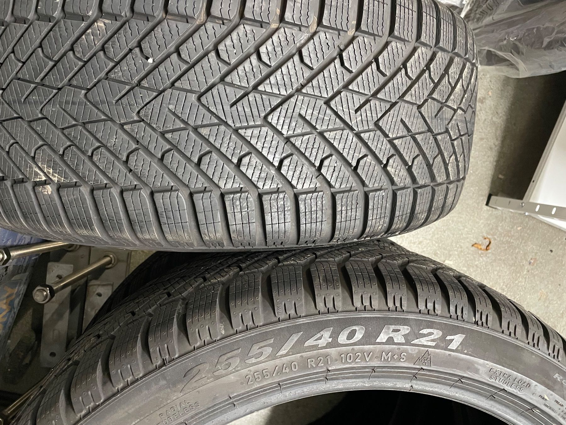 4 Winterreifen Pirelli Scorpion Winter 2 - 255/40R21 (Gebraucht) in ...