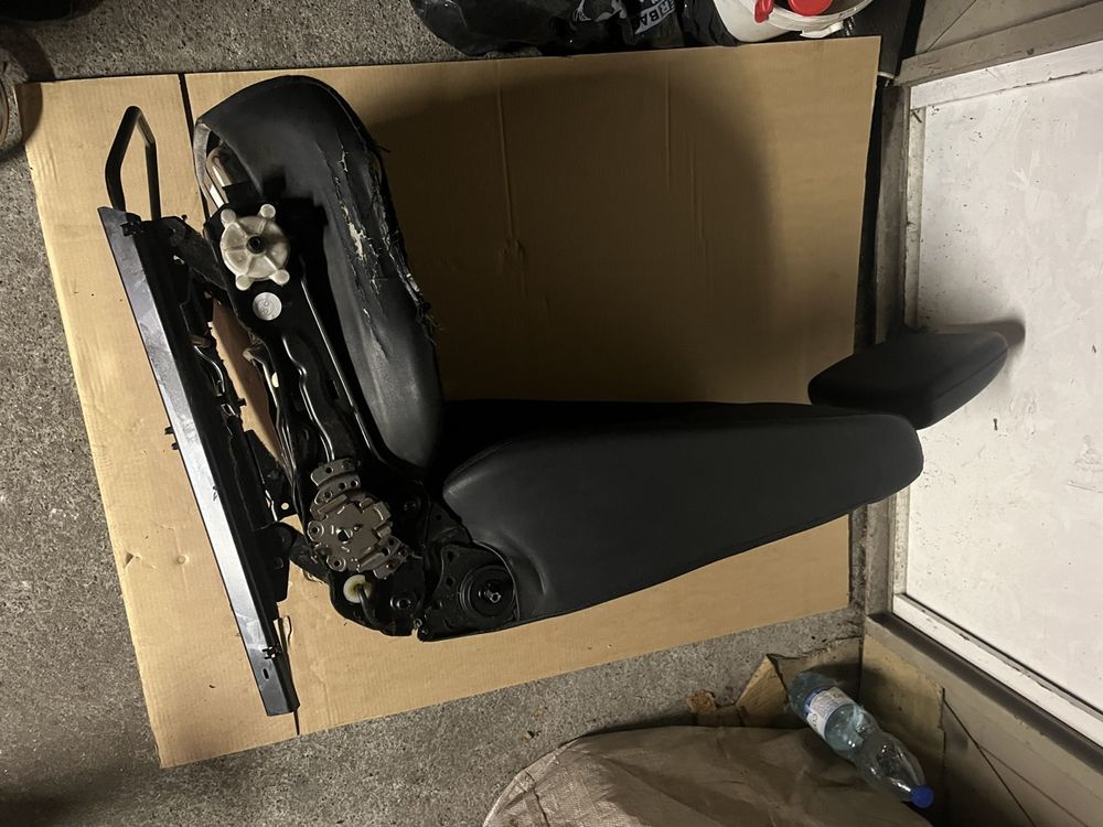 Fahrersitz für Mercedes Sprinter 906 (ab 2006) (Defekt) in niederlenz ...
