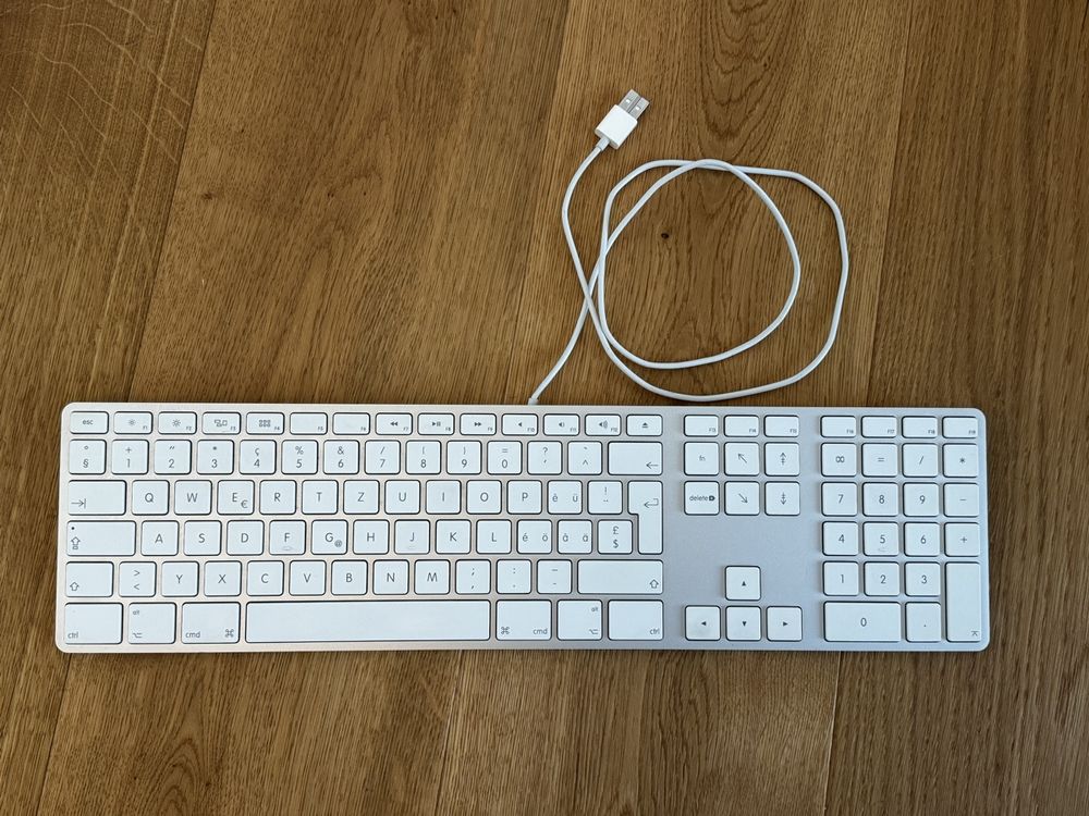 Apple Tastatur QWERTZ mit Zahlenblock (Gebraucht) in Baar für CHF 35 ...