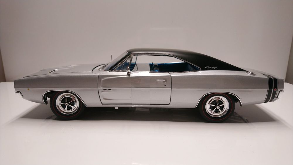1968 Dodge Charger R/T von autoworld in 1:18.. Rarität | Acheter sur ...