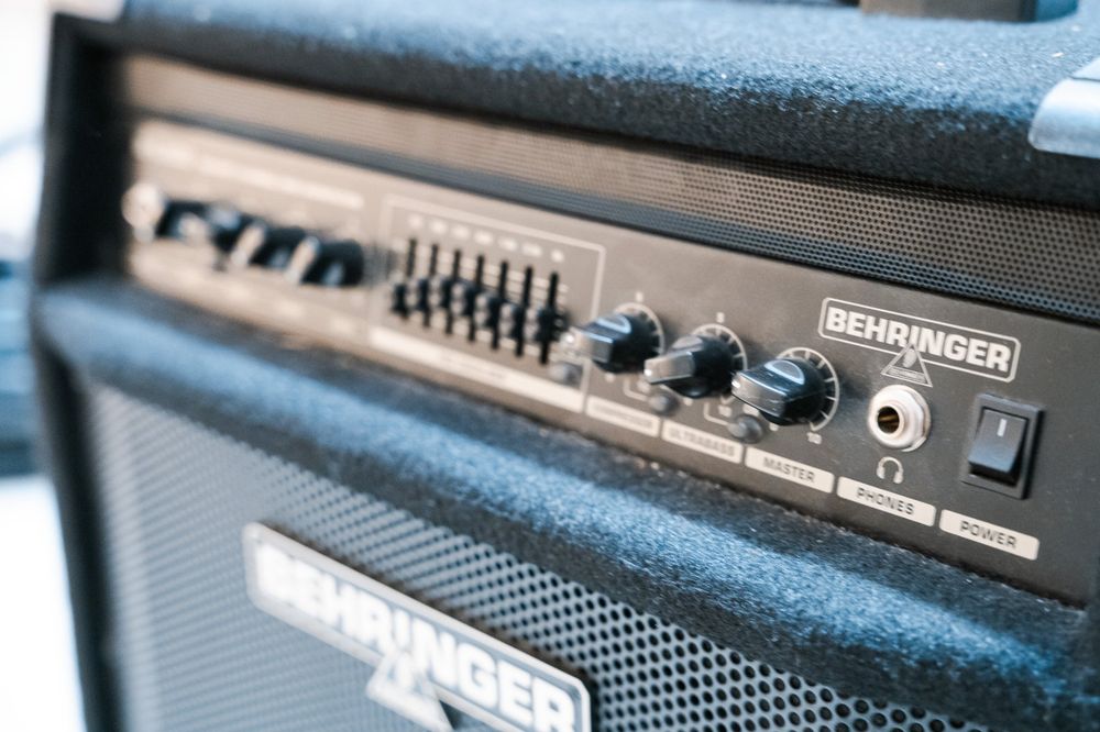 Behringer Ultrabass BXL3000 - 300 Watt Bass Amplifier (Gebraucht) in ...