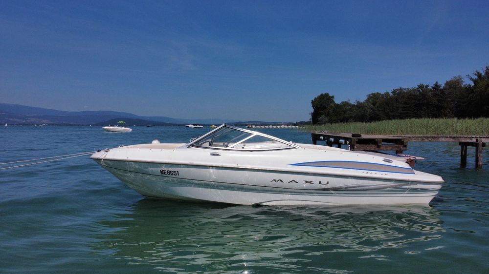 Bateau moteur runabout sport (Gebraucht) in Neuchâtel für CHF 12000 ...