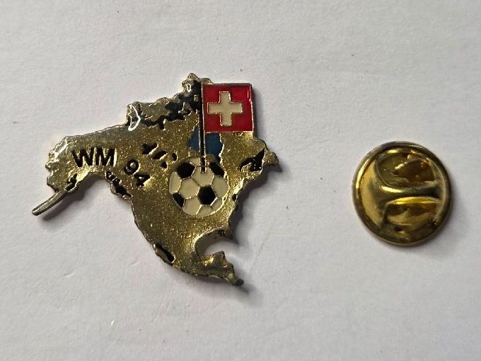 Pin's USA 94 Coupe du Monde Football Suisse (Gebraucht) in Territet für ...