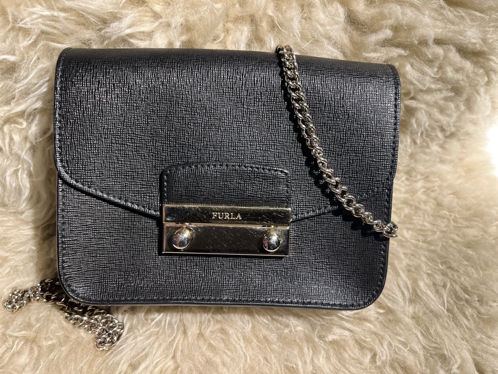 Furla Metropolis mit langen Kette (Gebraucht) in Neuenhof für CHF 40 – mit Lieferung auf Ricardo ...