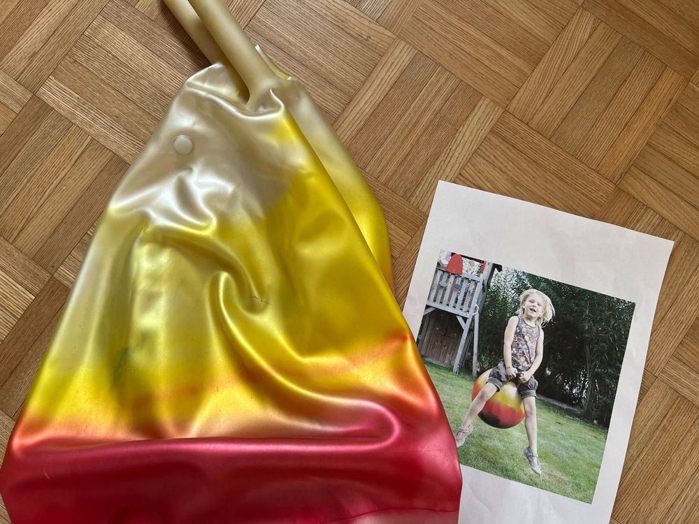 Hüpfball, farbig (Gebraucht) in Langendorf für CHF 3 – mit Lieferung ...