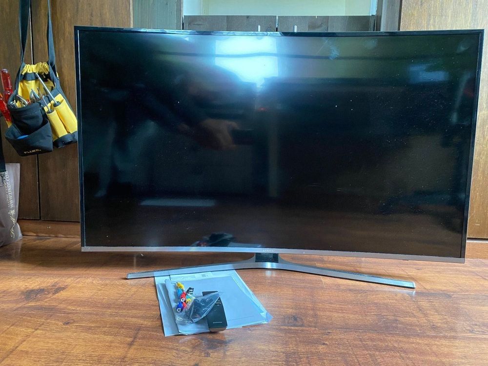 Samsung 43 inch Curved (Gebraucht) in Samstagern für CHF 180 – mit ...
