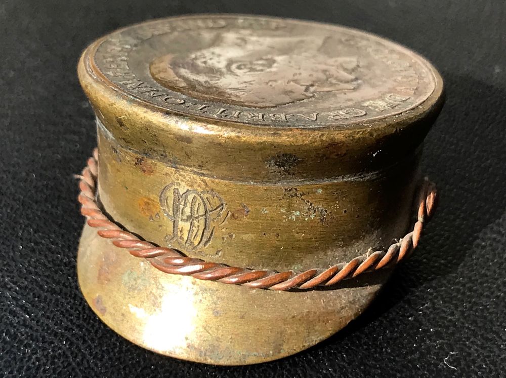 Hut aus Münze und Hülse 1914 Messing Kupfer Grabenkunst (Gebraucht) in ...