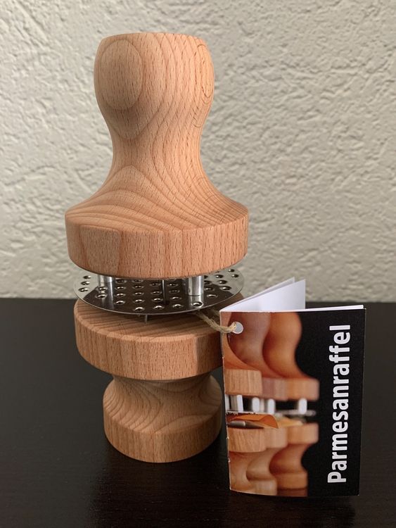 Neu Raffel Parmesanraffel aus Buchenholz von weinundmehr.ch (Neu und ...