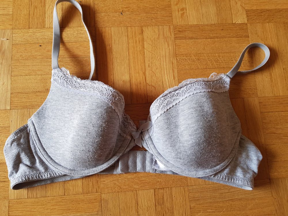 Grauer Bügel BH mit Polster Gr.80A | Kaufen auf Ricardo