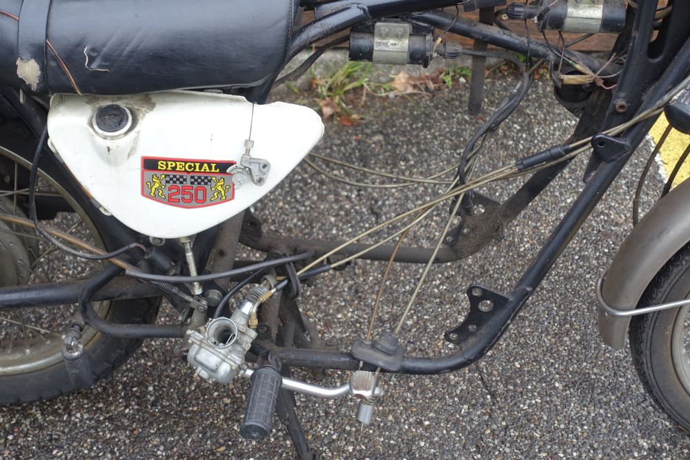 MOTO KAWASAKI 250 SAMURAI PIECES OLDTIMER (Gebraucht) in für CHF 920 ...