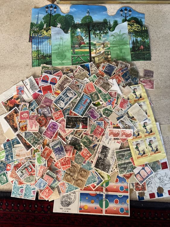Timbres France grande quantité selon photos (D'occasion) à Charmey ...