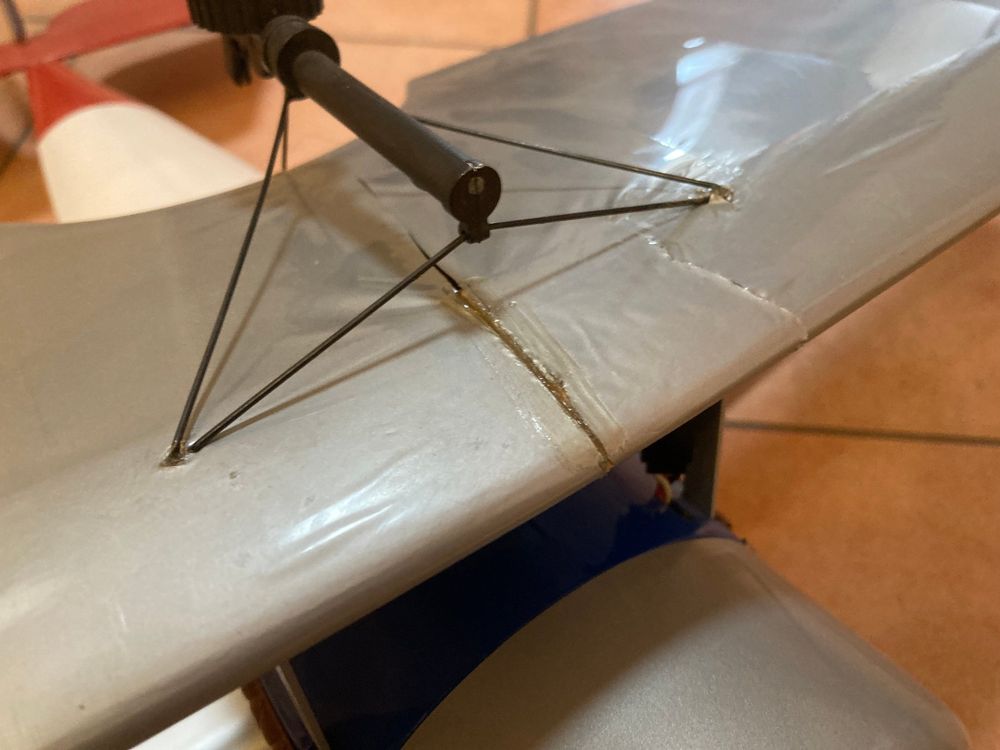 Avion RC Bi-plan électrique à réparer | Kaufen auf Ricardo